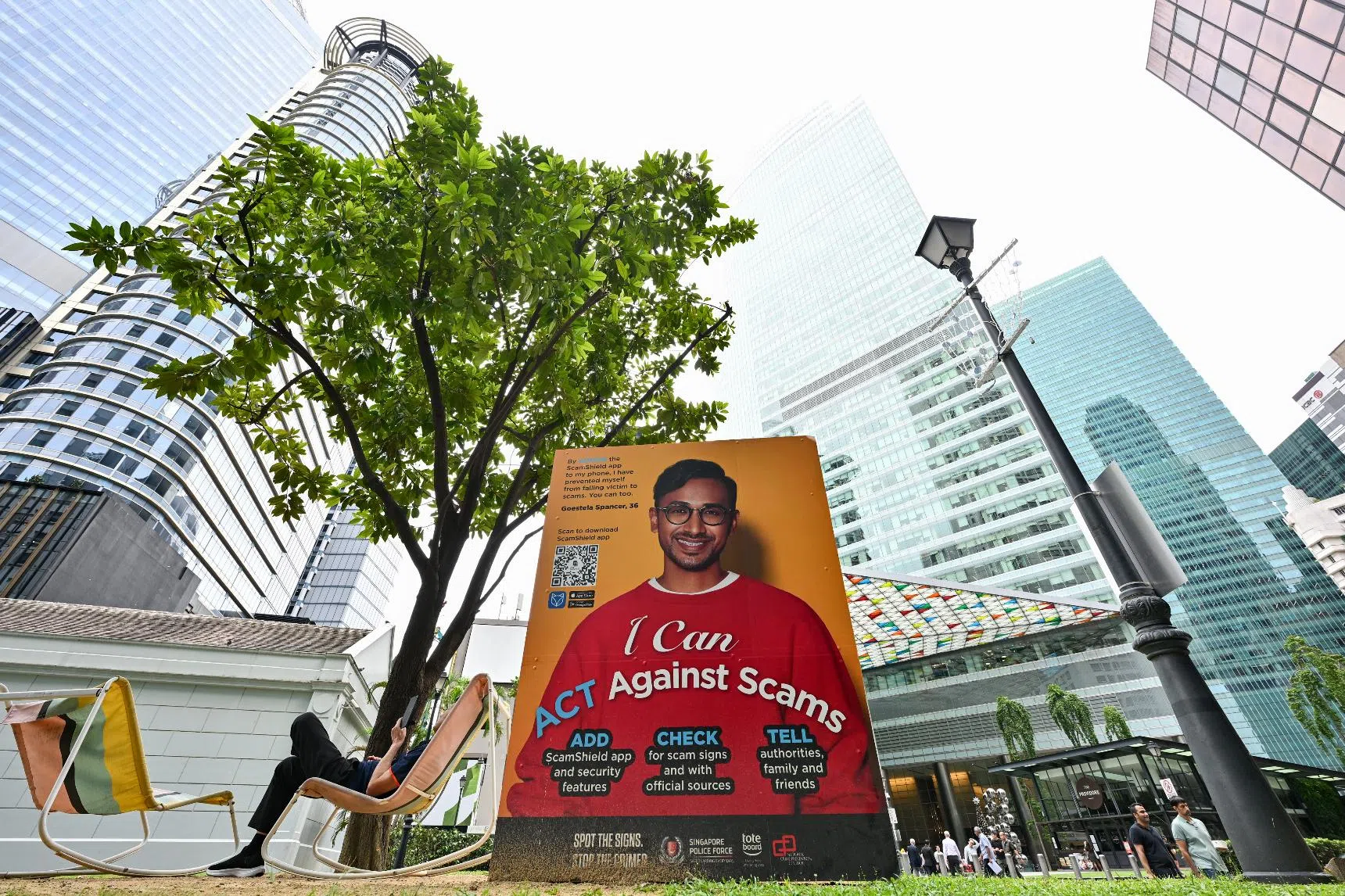 Singapore scam victims lose record $1.1 billion in 2024 | The New Paper