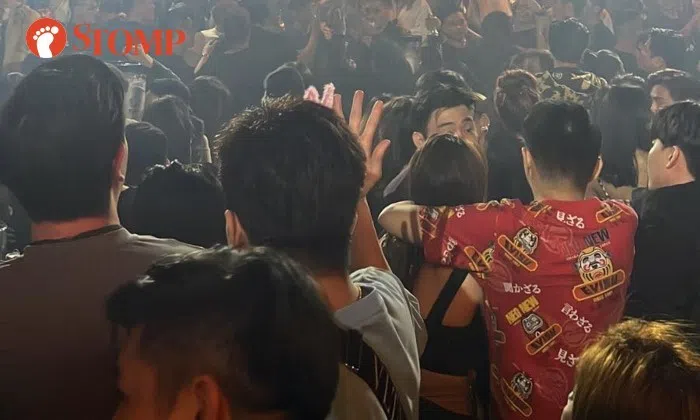 'Gang poem' sparks fight in maskless crowd at club near Clarke Quay ...