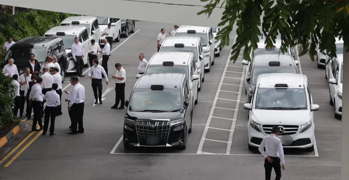 Changi Airport mini-bus trial suspended following complaints from affected drivers of premium ...