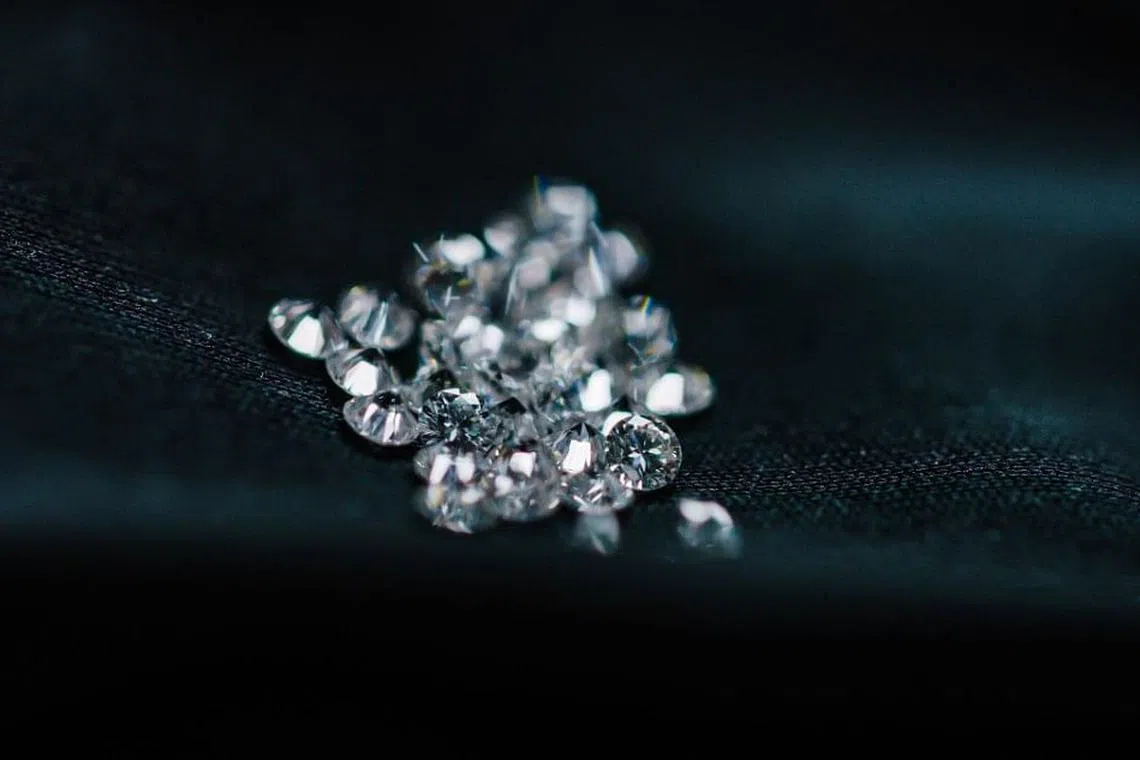 Amidst the clash of natural and lab-grown diamonds, one winner emerges ...
