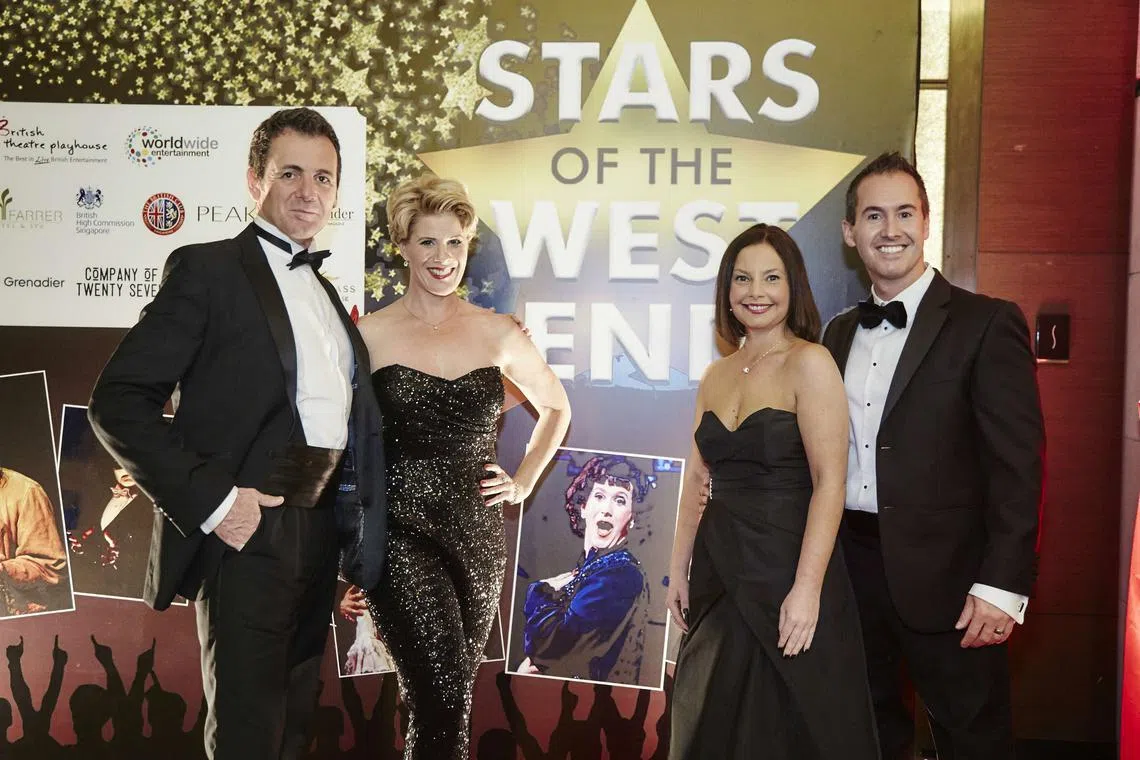 [Photos] London's Stars of The West End performs in support for Food ...