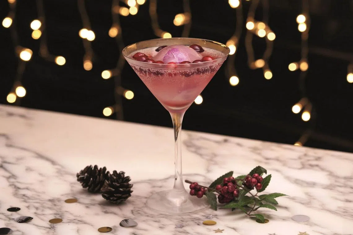 Sip on Christmas cocktails from these luxury hotel bars | PEAK Singapore