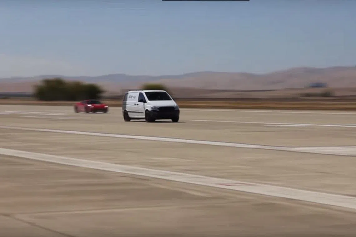 [VIDEO] How Did a Chinese Van Just Beat a Ferrari in a Drag Race? - The ...