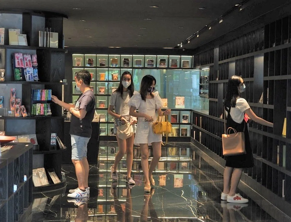 Chinese bookshops in Singapore: Art salons of the 1970s and 1980s