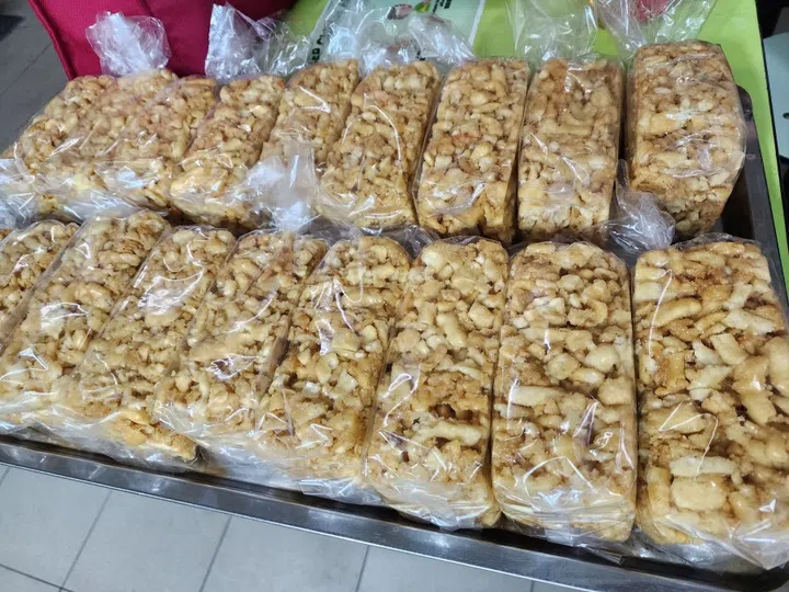 How a 'Manchu' snack landed in Singapore's Chinatown