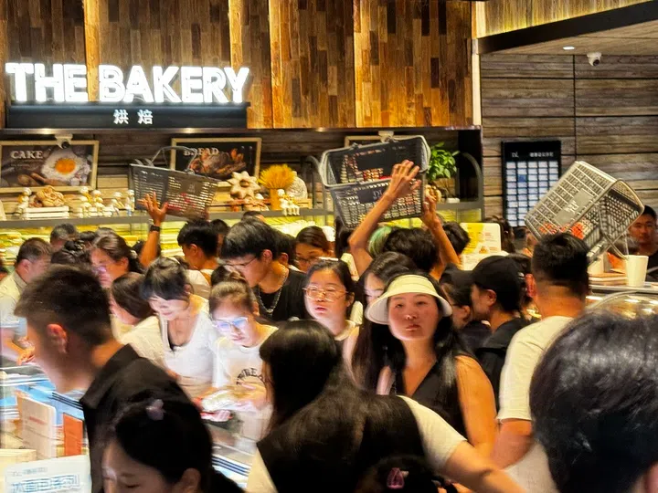 [Video] How Henan’s Pang Dong Lai supermarket continues to thrive in ...