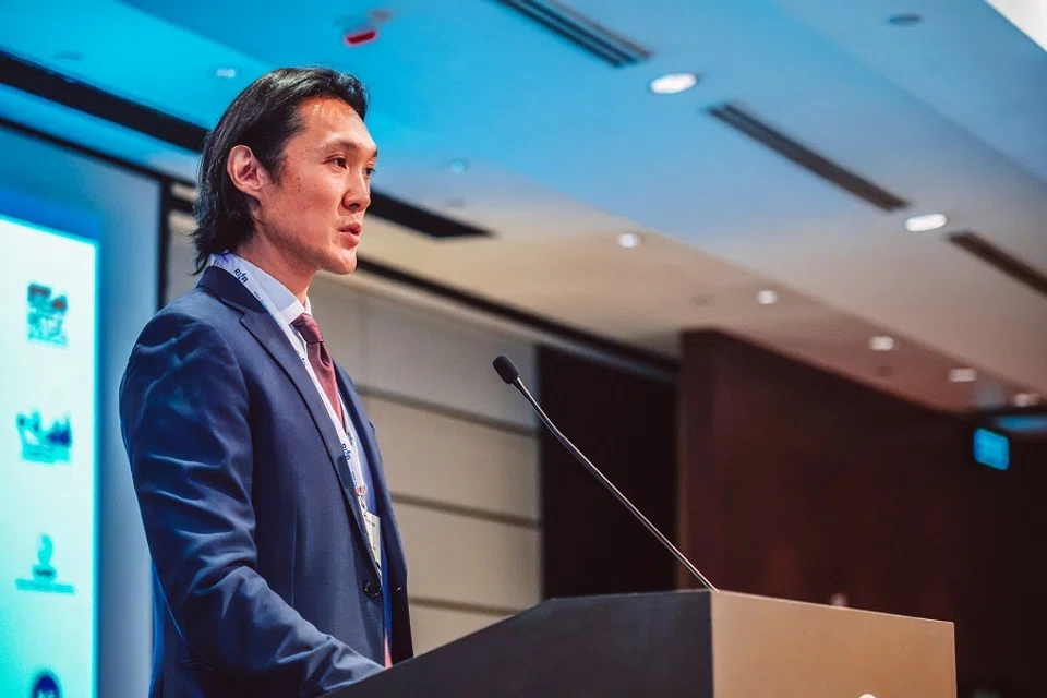 Grandson of HK shipping tycoon returns to steer Wah Kwong into new era