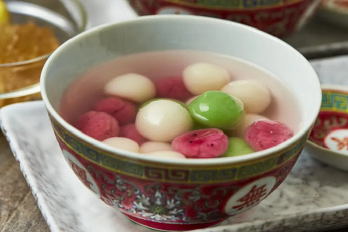 How To Make Tang Yuan Soup Without Artificial Colouring - The Singapore ...