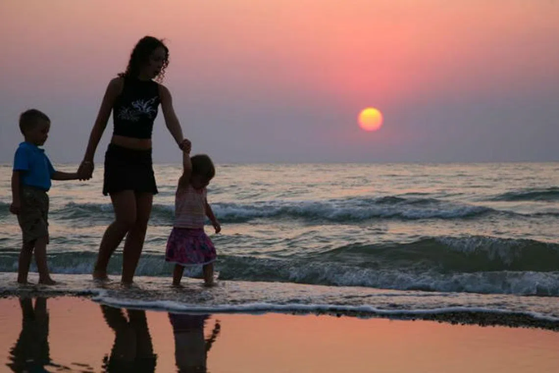 Raising Kids Alone? 8 Easy Ways To Cope With Being A Single Mum - The ...