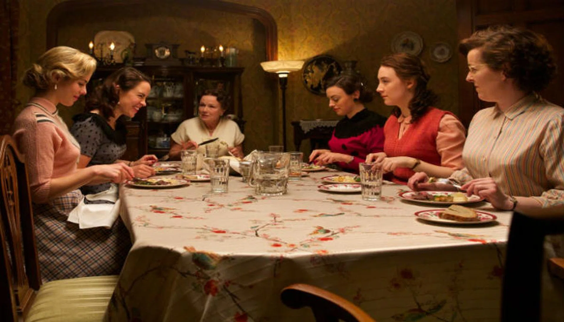 5 Ways To Avoid Table Dramas - The Singapore Women's Weekly | The ...