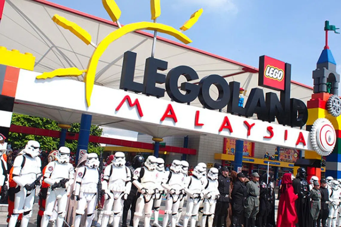 Love Star Wars? Here Are 10 Reasons Why The Force Is Strong At LEGOLAND ...