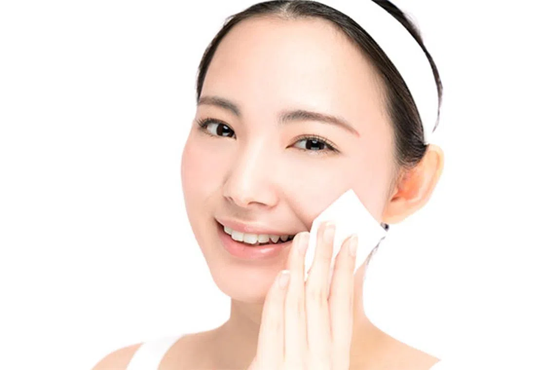 Rescue Dry Skin And Restore Its Radiance With This Nourishing Pre-Serum ...