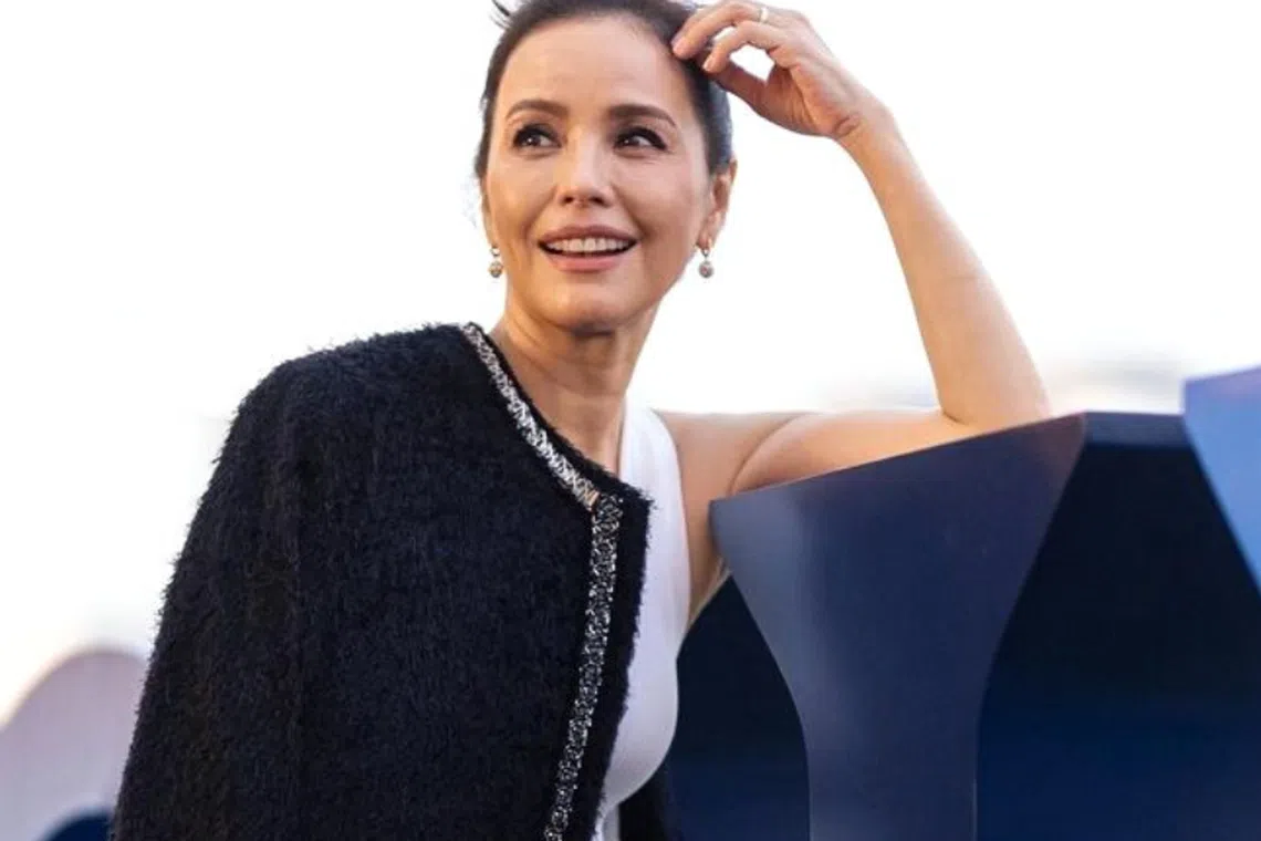 Think You Know About Zoe Tay? Here Are 10 Interesting Facts About The ...