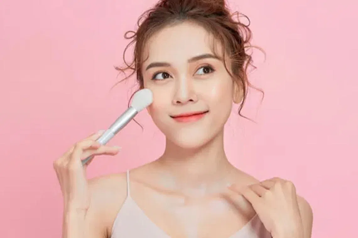 Here's How To Tell If You Are Wearing Fake Make-Up | The Singapore ...