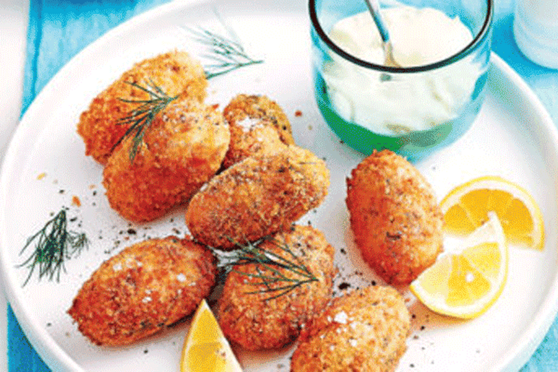 How To Put Together A Fuss-Free Dinner Party For Christmas And The Year ...