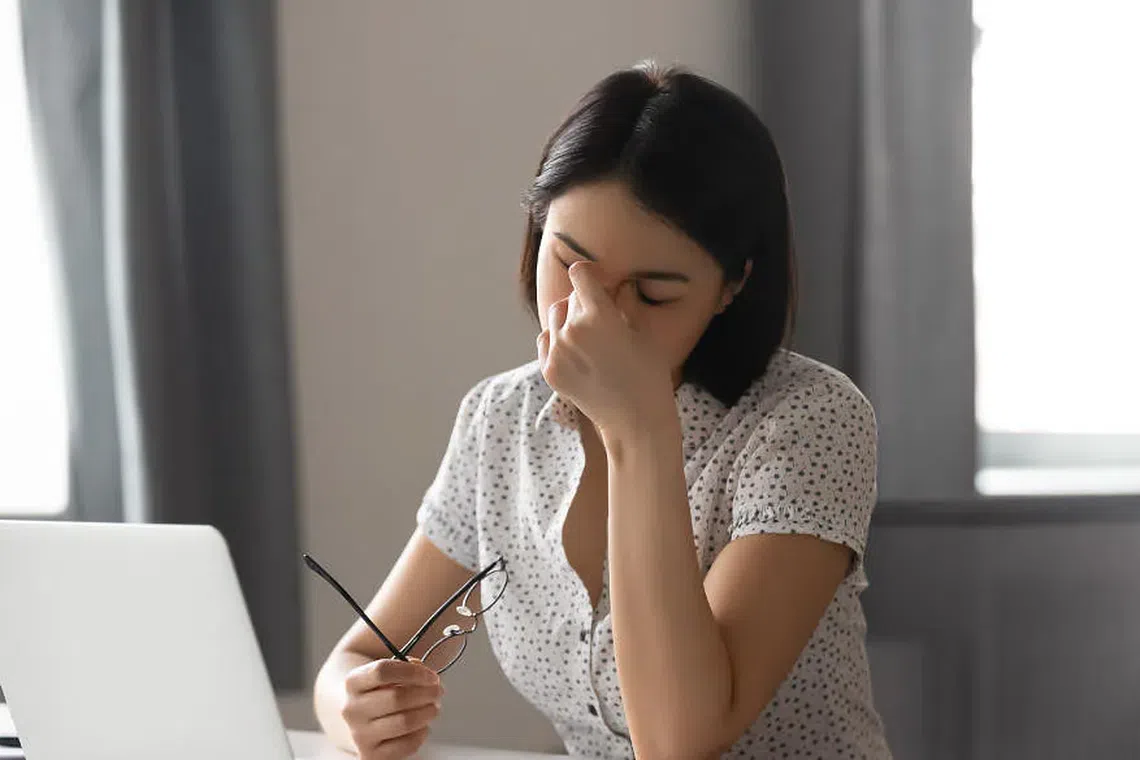 4 Glaring Signs That You're Burnt Out At Work | The Singapore Women's ...