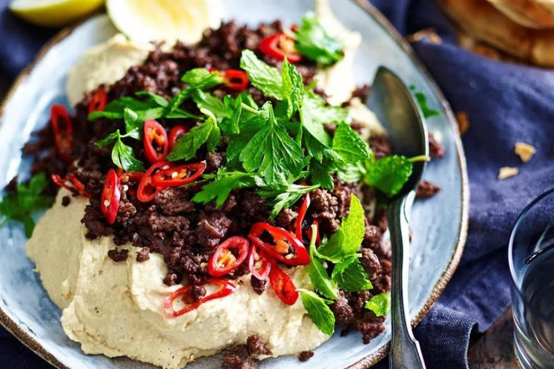 This Delicious Warm Spiced Beef & Hummus Salad Is Hearty Enough For ...