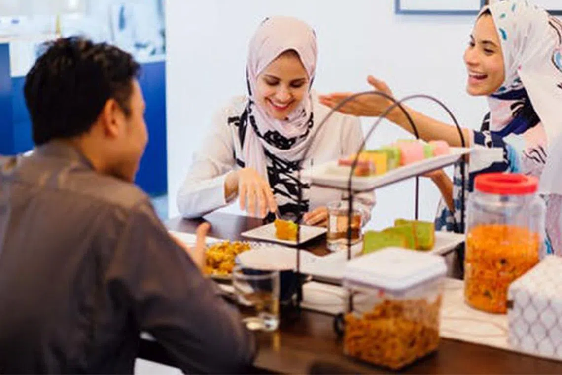 How To Handle Difficult Questions From Relatives This Hari Raya - The ...