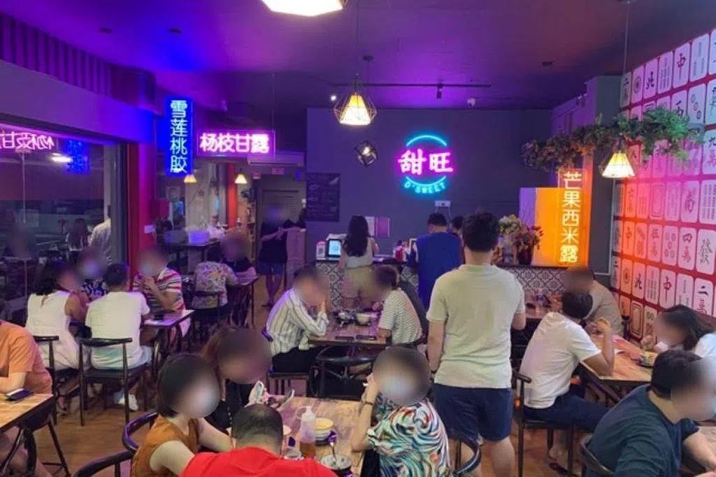 60家餐饮场所触犯安全管理条例 | 联合早报